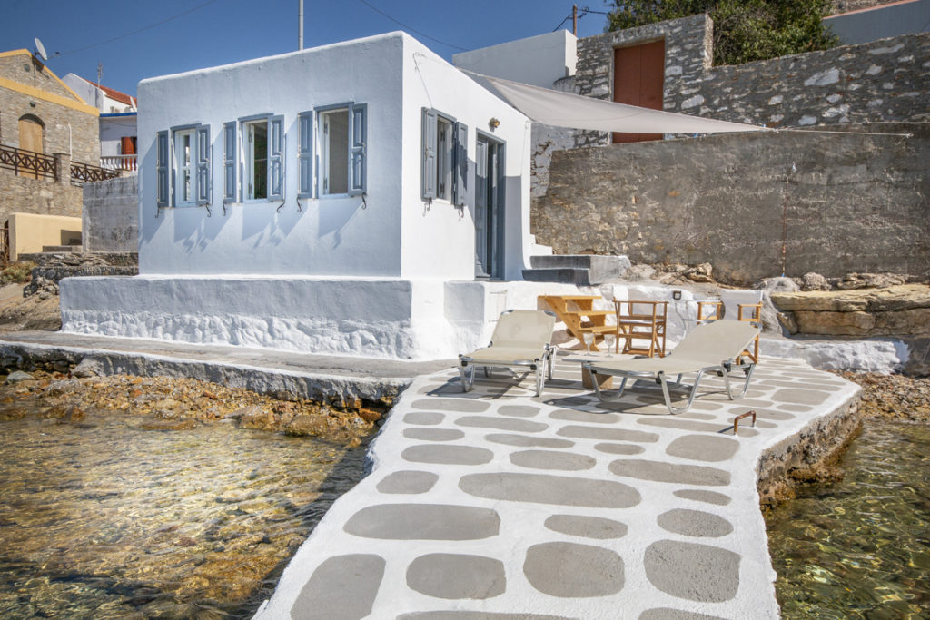 On The Rocks – Official Web Site of Select Symi